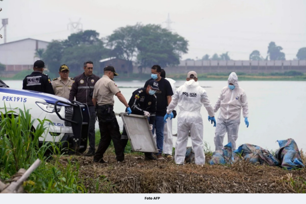 LAPAN MAYAT DISUMBAT DALAM GUNI DITEMUKAN DI TEPI JALAN ECUADOR ...